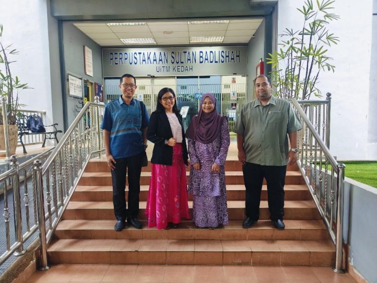 Strategic Collaboration between Information Management and Library ...